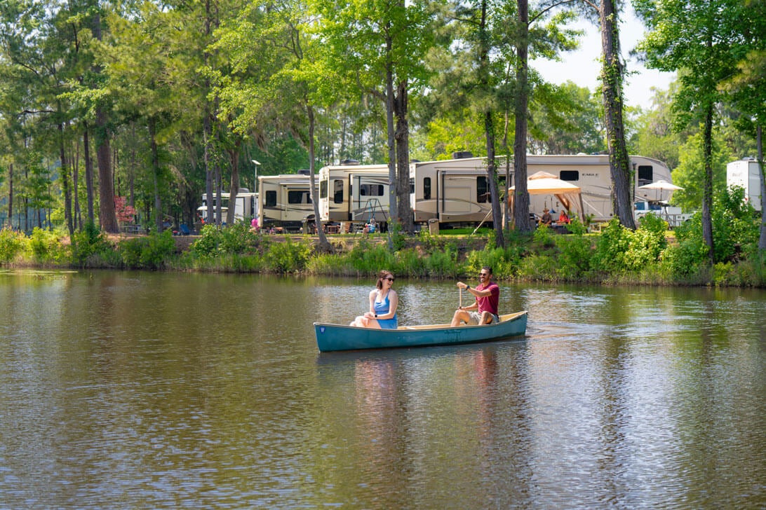 Plan a Waterfront Vacation at Lakeside RV Parks and Resorts