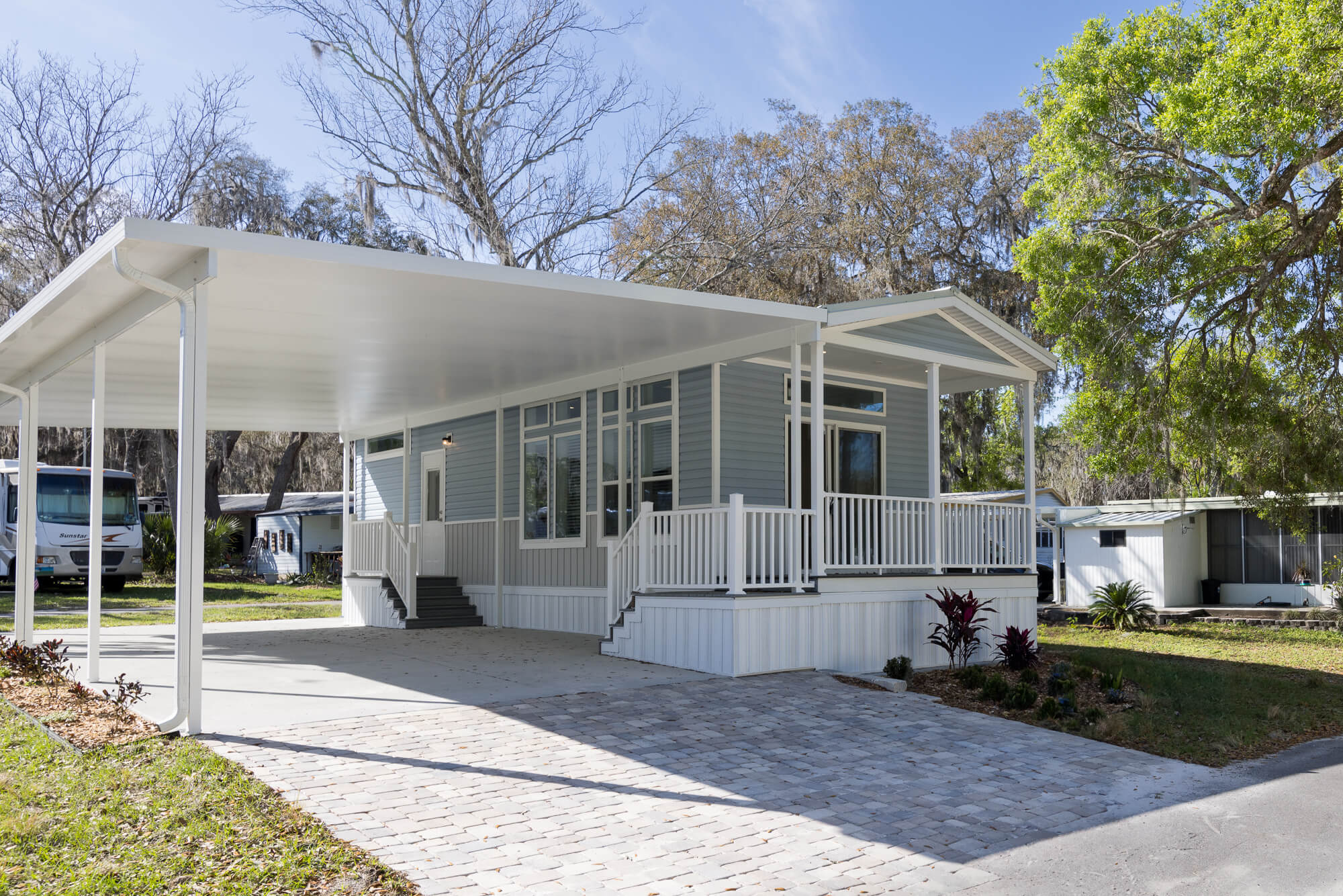 Cottages for Sale | Holiday RV Park - Leesburg, Florida