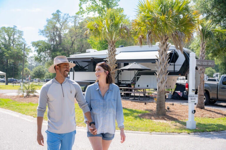 The 5 Best RV Clubs to Join for Travelers