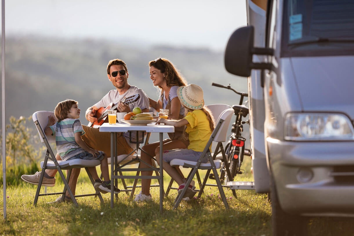 The 5 Best RV Clubs to Join for Travelers